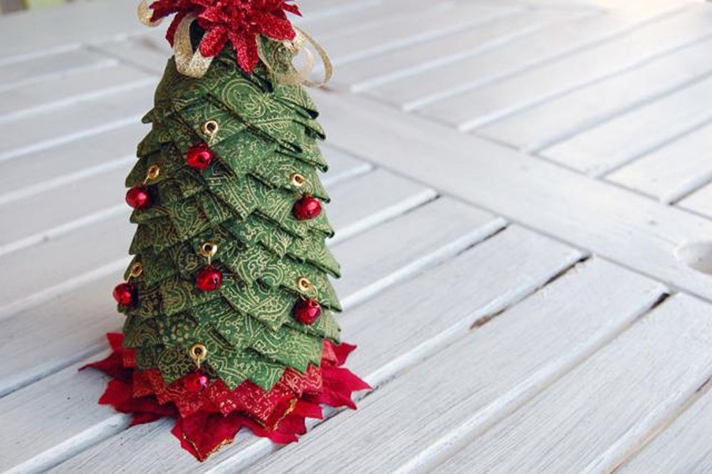 Оригинальные новогодние ёлочки из ткани