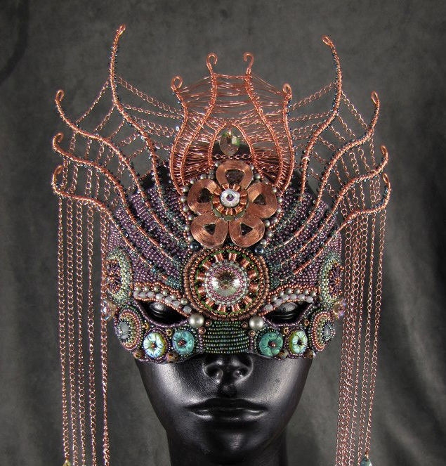 Чудесные маски вышитые бисером и стразами от MGS Designs: Персональные ...